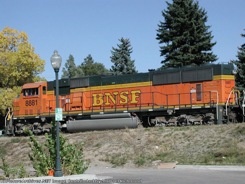 BNSF 8881